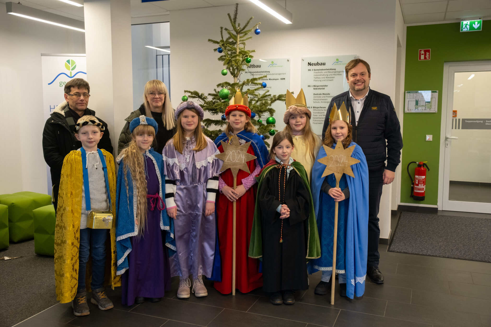Die Sternsinger zu Besuch im Rathaus - Gemeinde MarpingenGemeinde Marpingen